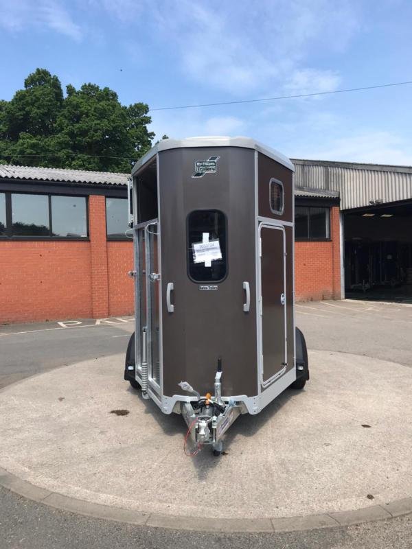 Ifor Williams Trailers Ifor Williams HB506R(MK2) RH F/RAMP GRAPHITE ...
